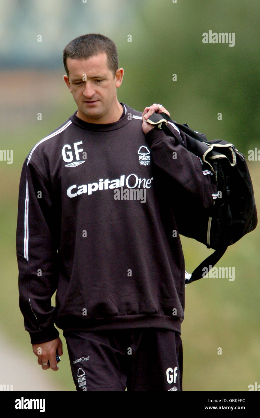 Nottingham forest physio gary fleming Banque de photographies et d ...