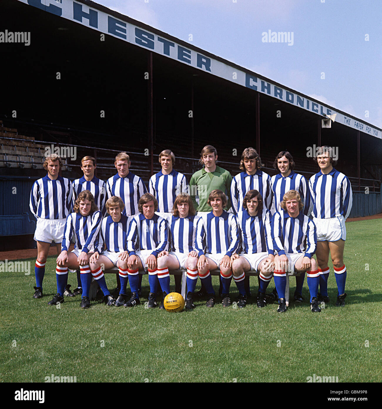 Chester city fc photocall Banque de photographies et d’images à haute ...