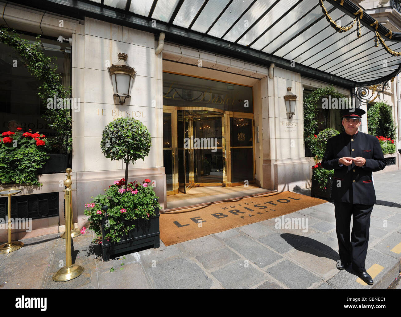 Hôtel le bristol paris Banque de photographies et d’images à haute ...