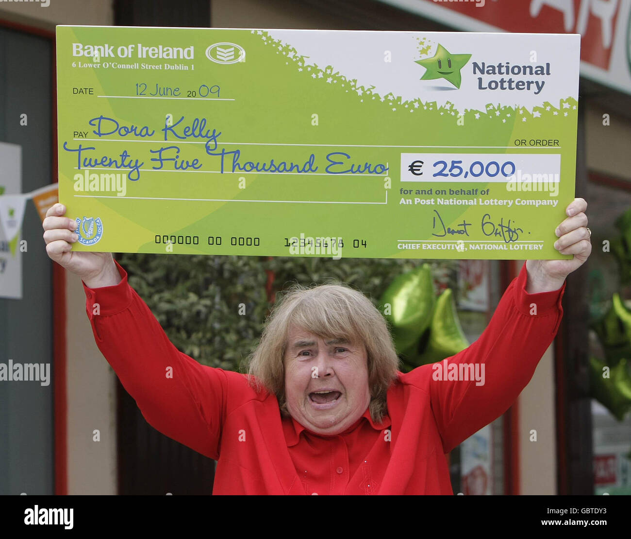 Euromillions lotto jackpot ticket Banque de photographies et d’images à ...