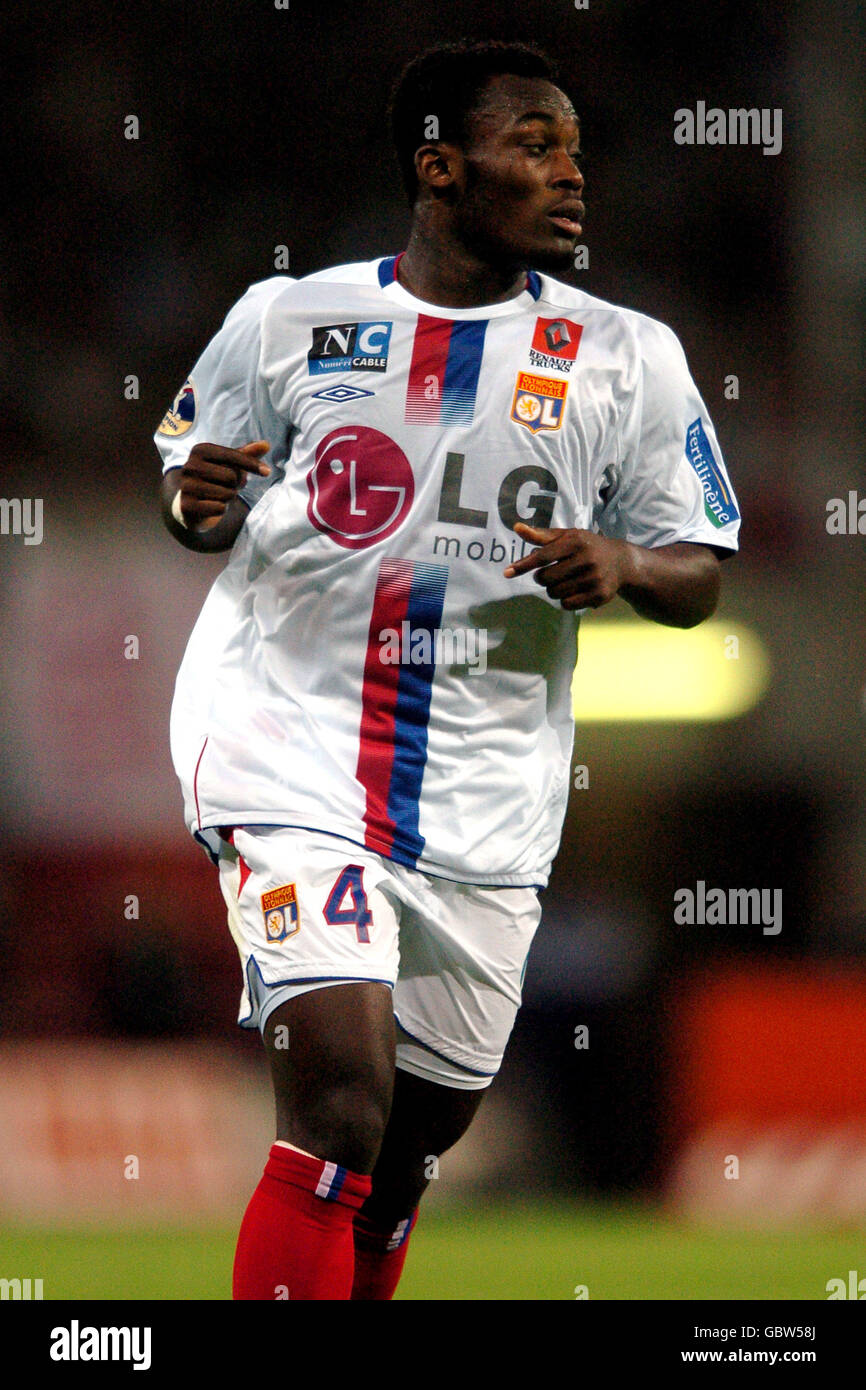 Essien lyon Banque de photographies et d’images à haute résolution - Alamy