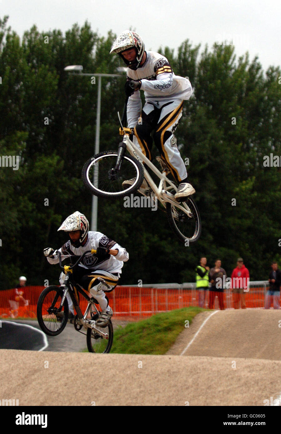 Kyle Evans et Jordan Hayes, qui sont parrainés par la Reade de Shanaze ...