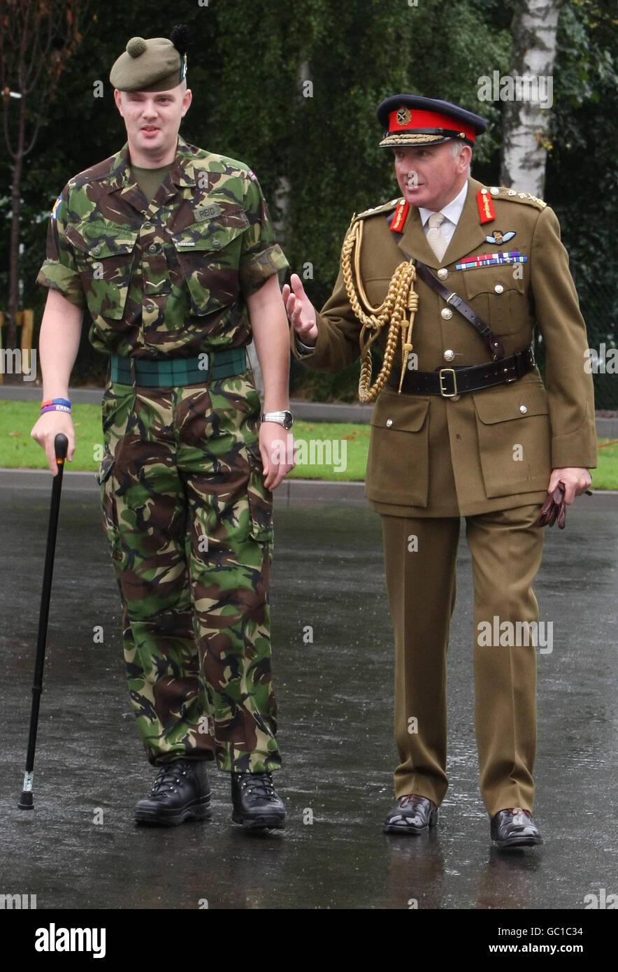 Army soldier stick Banque de photographies et d’images à haute ...