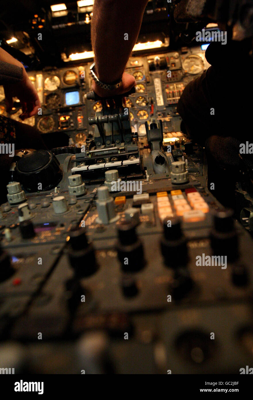 Concorde cockpit controls Banque de photographies et d’images à haute ...