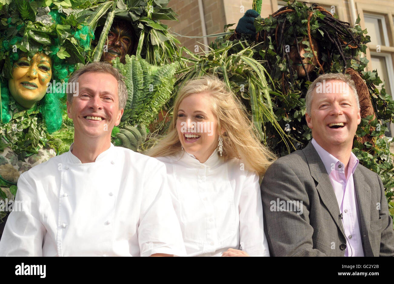 Le célèbre chef Nick Nairn, Miss Scotland Katharine Brown et le ...