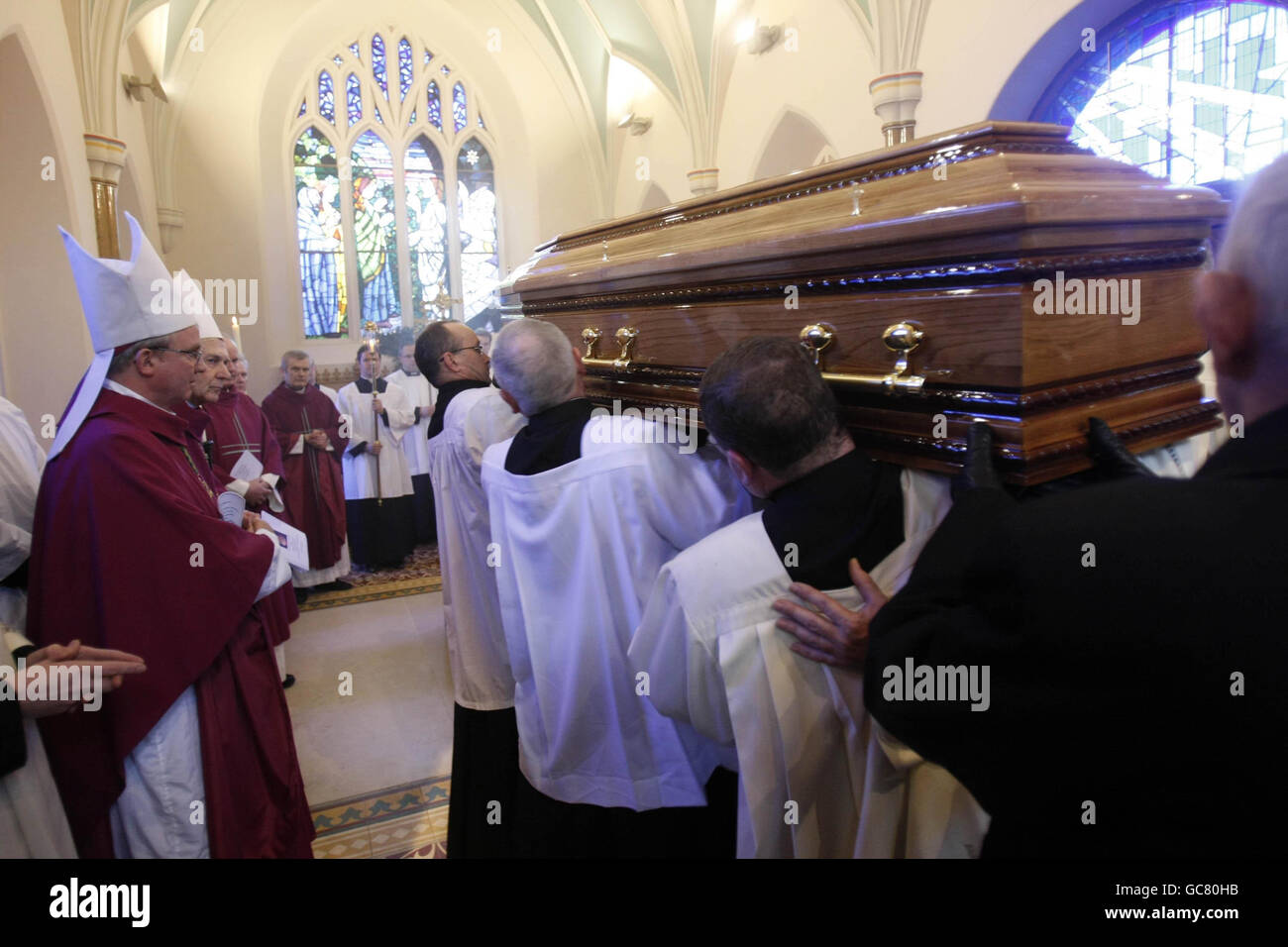 Le cercueil du cardinal cahal daly Banque de photographies et d’images ...