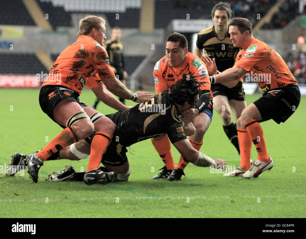 Balbuzards filo tiatia heineken cup match liberty stadium Banque de ...