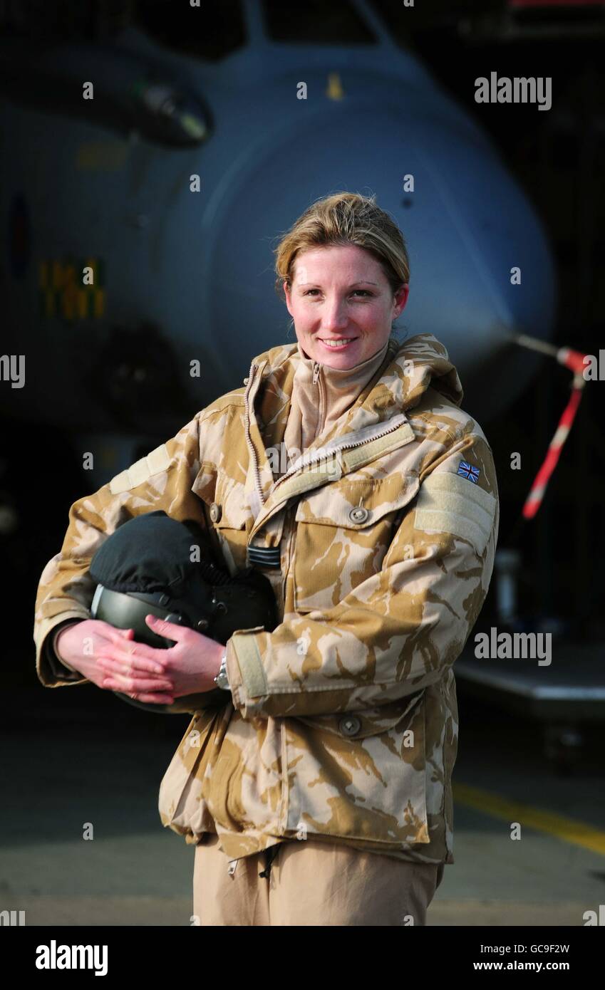 Pilote de la RAF Tornado Lieutenant de vaisseau Juliette Fleming, du 31 ...