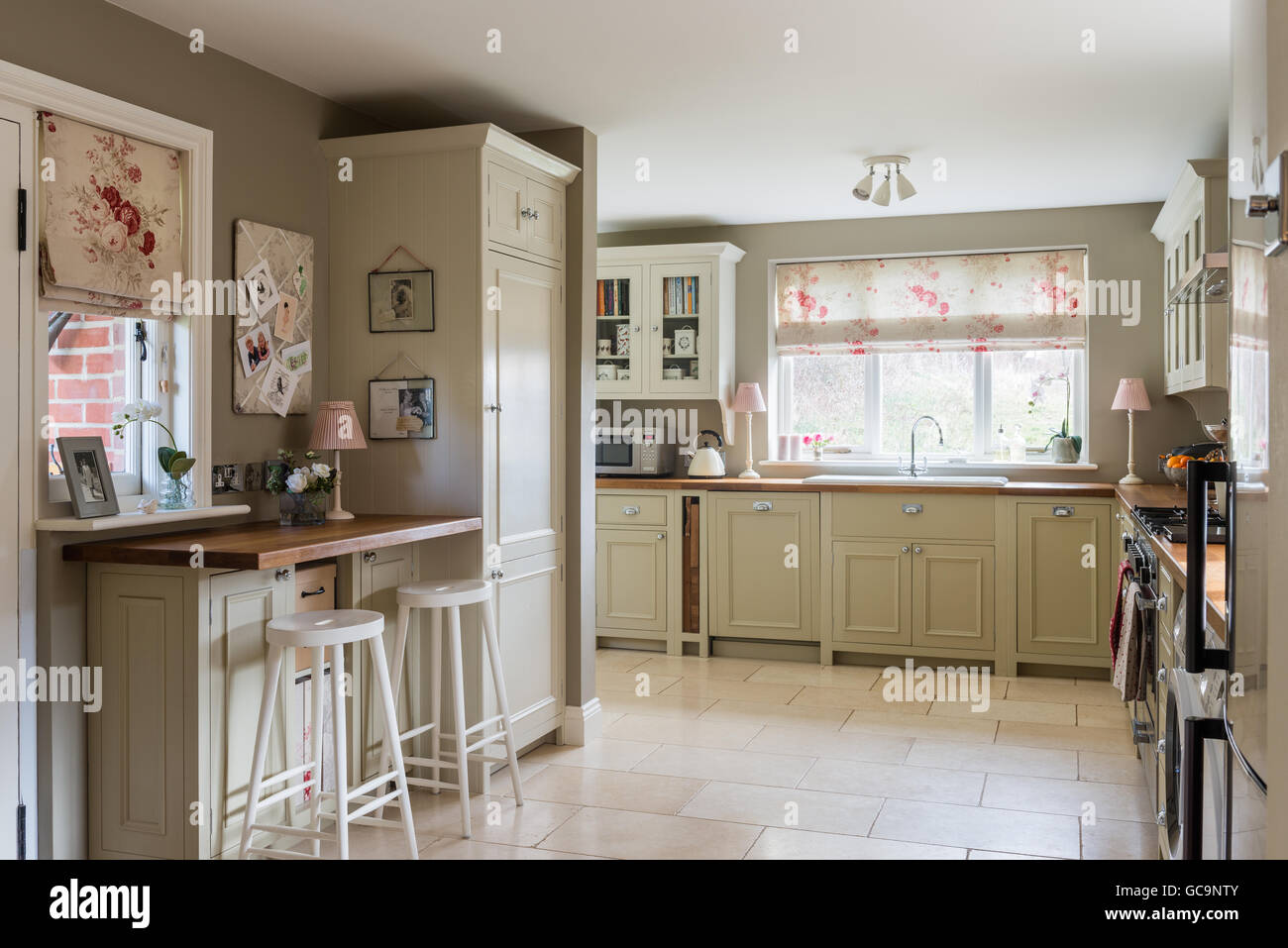 Cuisine de style campagnard avec des unités de Neptune et culbute ...