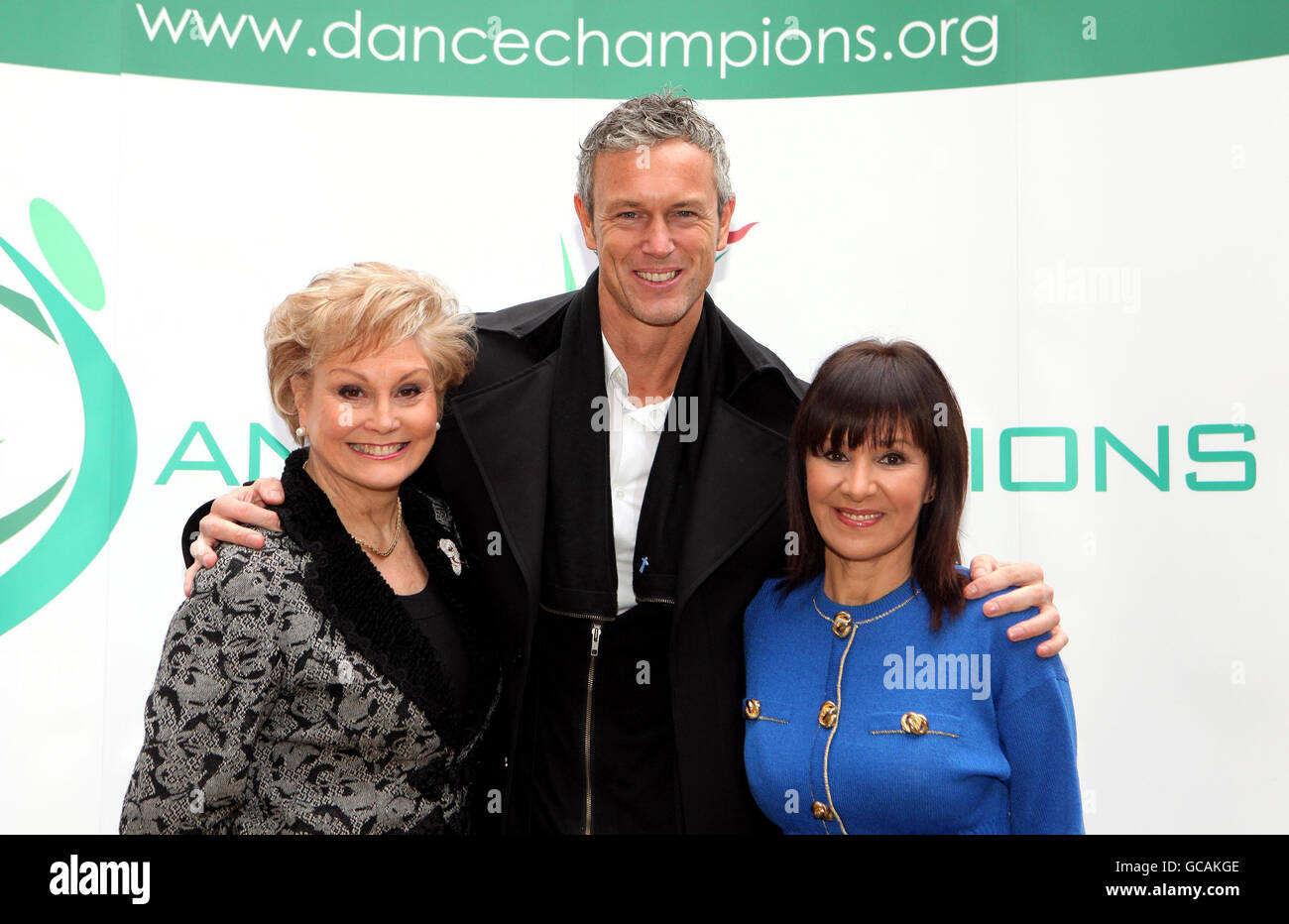 Angela Rippon, Mark Foster et Arlene Phillips lors du lancement du ...