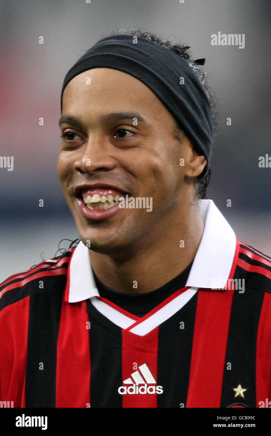 Ronaldinho Portrait Photos & Ronaldinho Portrait Images - Alamy