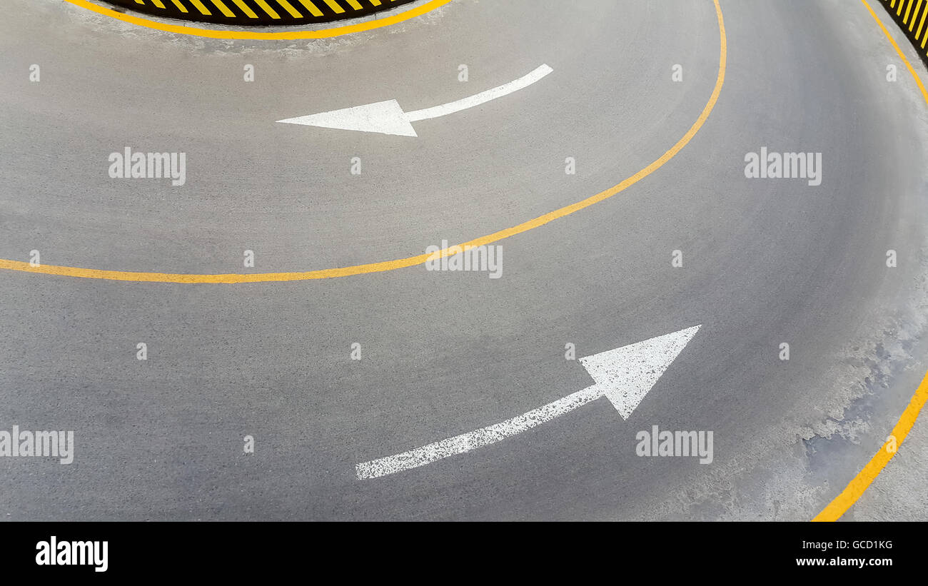 Road marking arrow Banque de photographies et d’images à haute ...