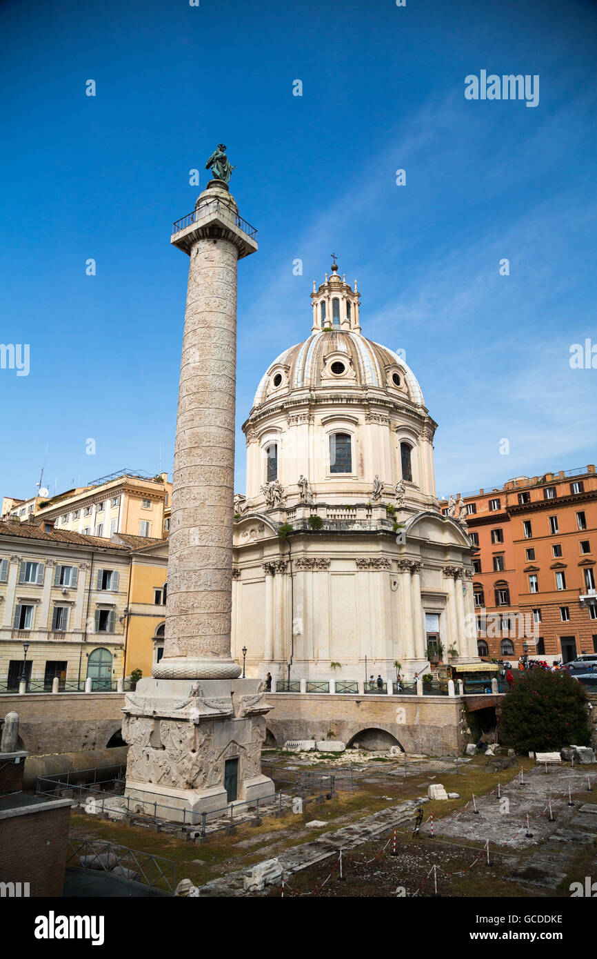 Trajans column ancient roman Banque de photographies et d’images à ...