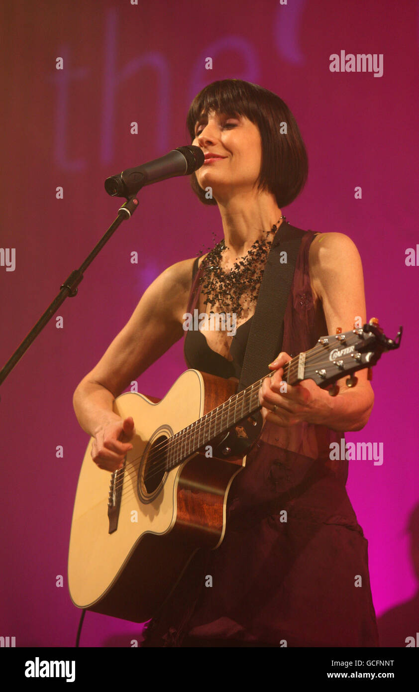 Marcella Detroit, de la renommée de Shakespeare Sister, se produit à ...