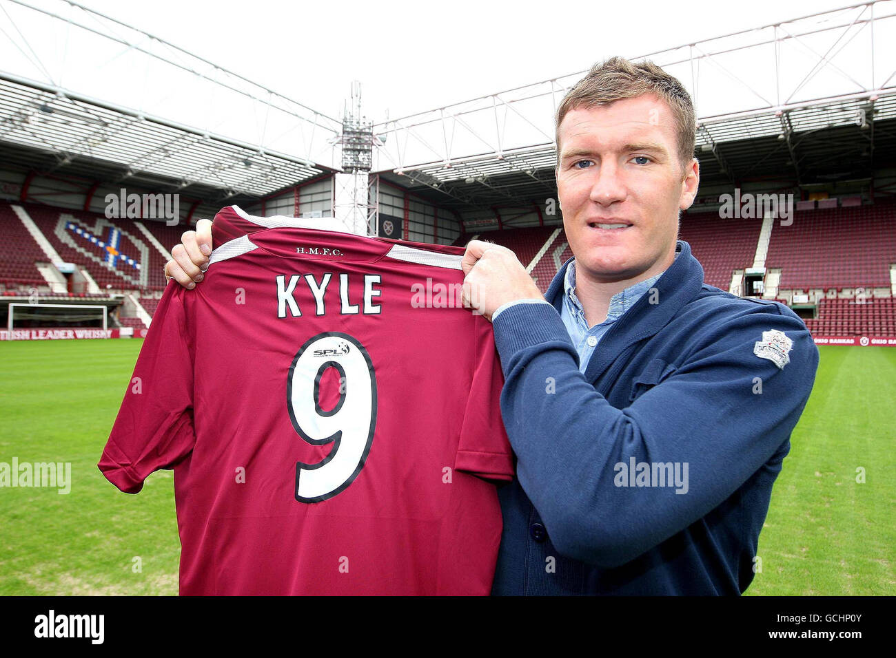 Coeurs nouvelle signature kevin kyle appel photo stade de tynecastle ...