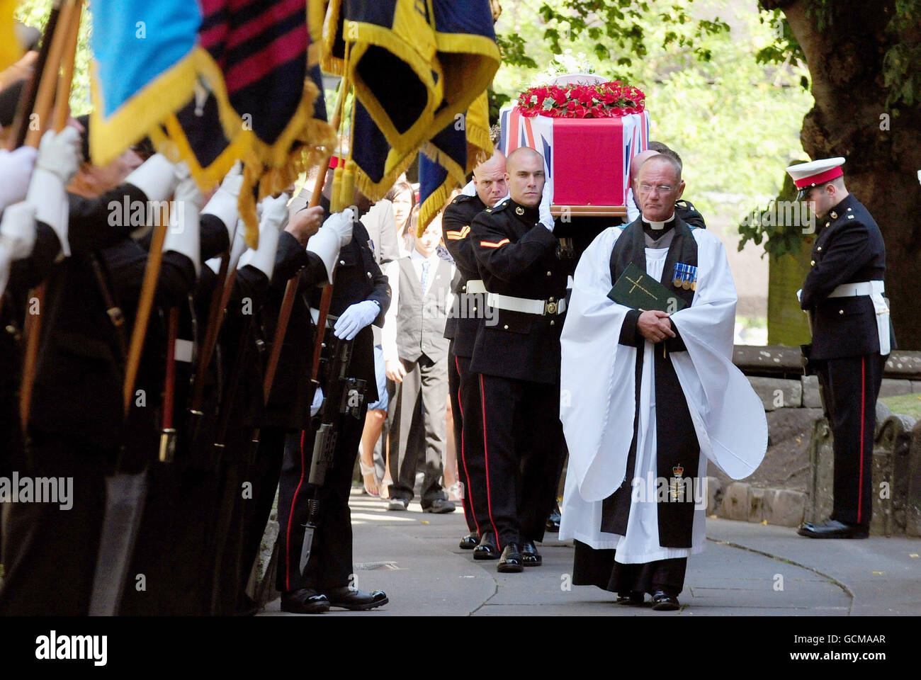 The coffin of marine jonathan crookes Banque de photographies et d ...