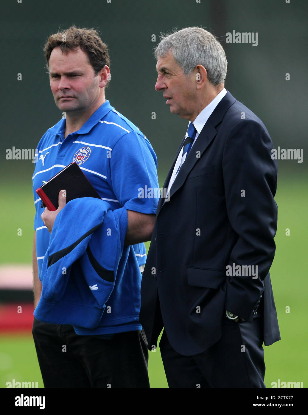 Ian McGeechan, le directeur du rugby de Bath Rugby (à droite), et la ...