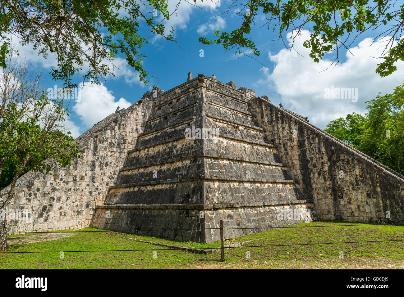 Les anciennes pyramides mayas de Chichen Itza, au Mexique Photo Stock ...