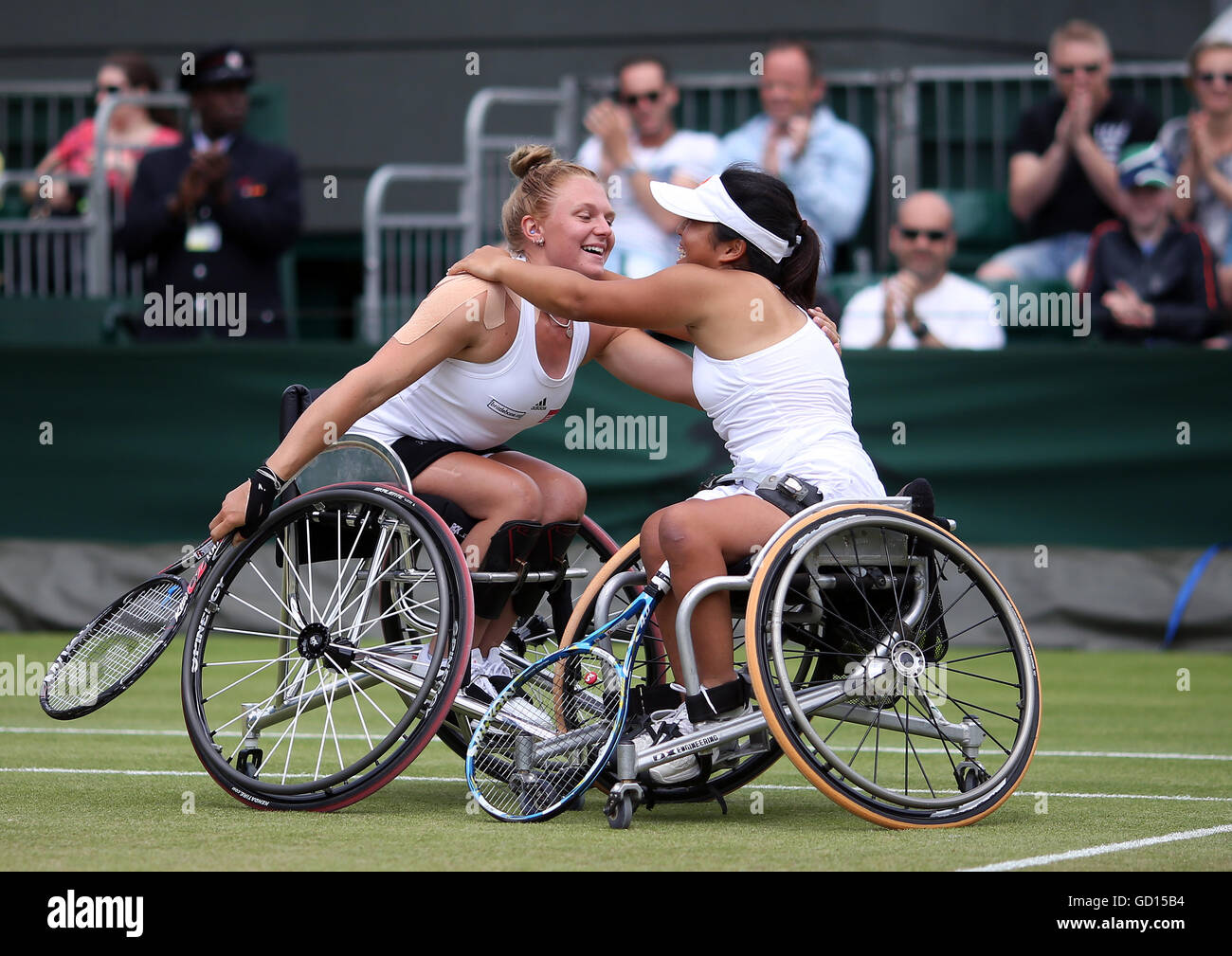 Jordanne Whiley et Kamiji yui après la victoire dans la finale du ...