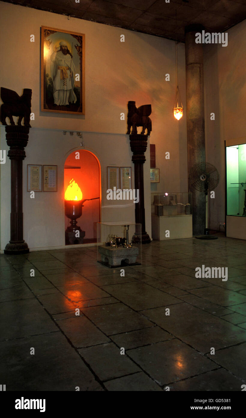 Fire temple Banque de photographies et d’images à haute résolution - Alamy