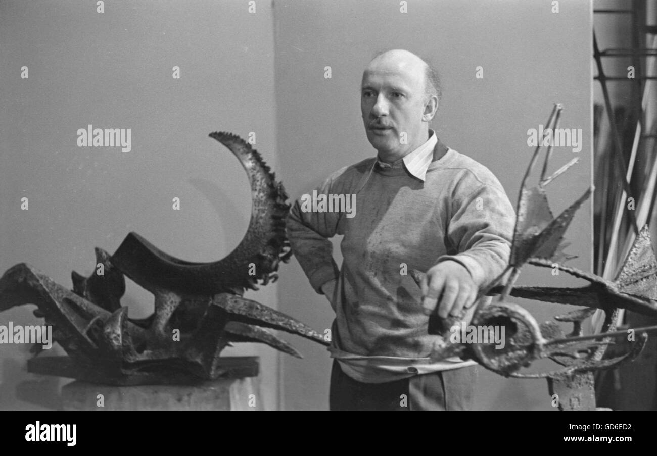 œuvre d'art public oeuvre sculpteur Banque d'images noir et blanc - Alamy