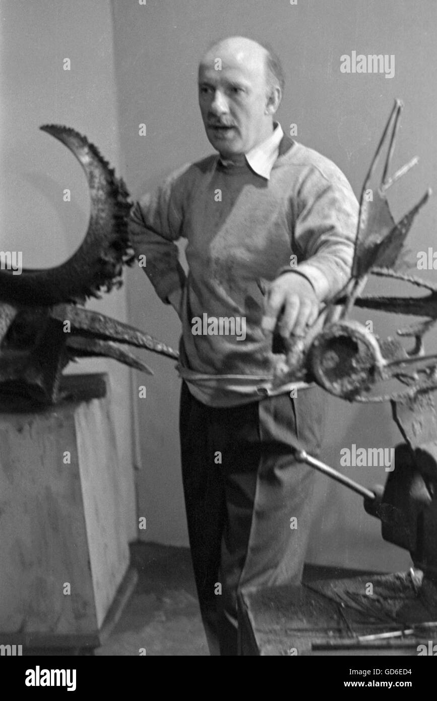 œuvre d'art public oeuvre sculpteur Banque d'images noir et blanc - Alamy