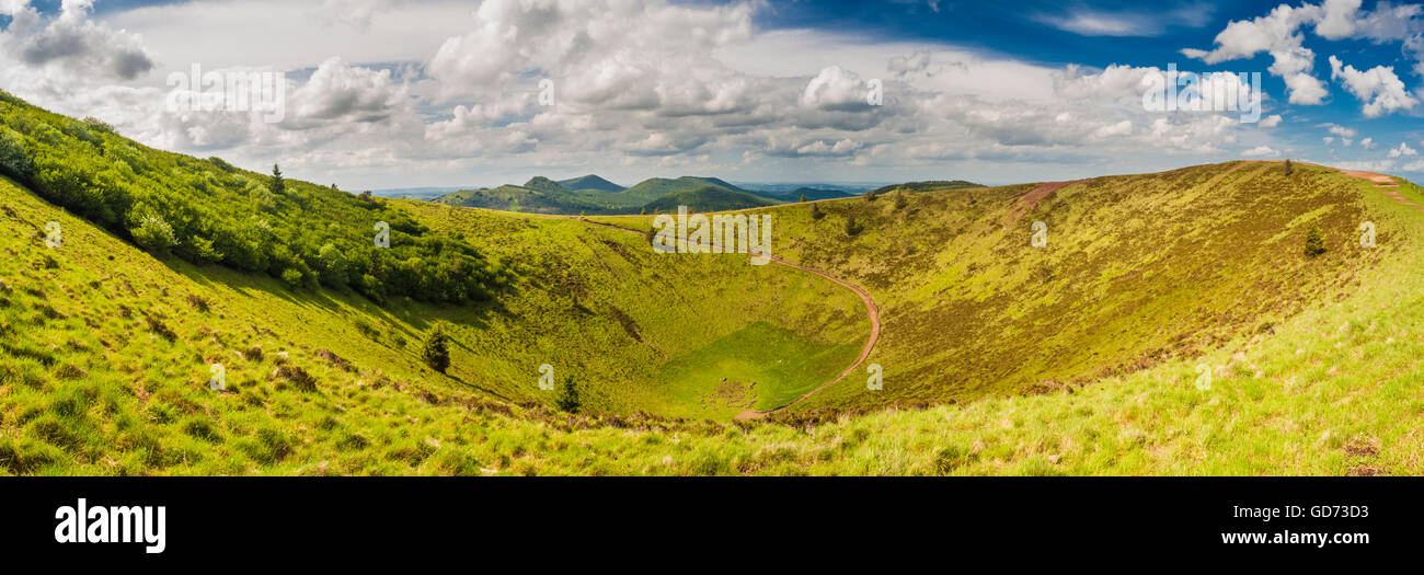 Le cratère du Puy de Pariou Volcan, Puy-de-Dôme, Auvergne, France Photo ...