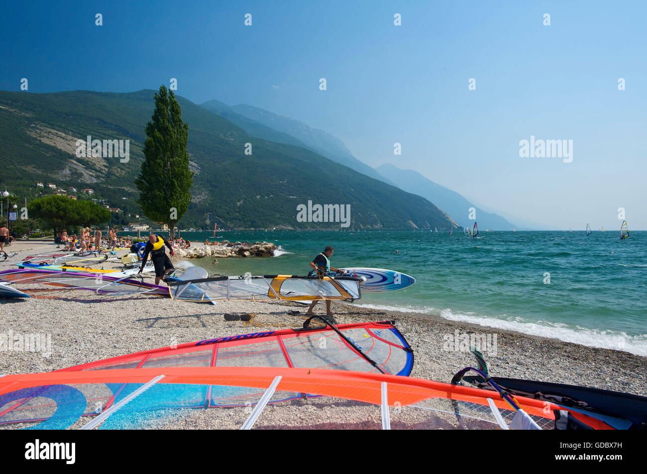 Plage Torbole Lac De Garde Banque d'image et photos - Alamy