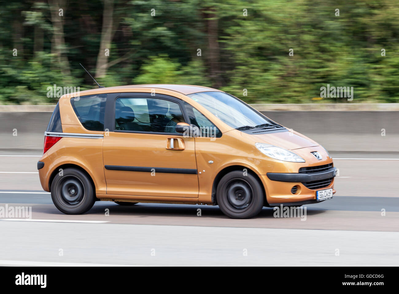 Peugeot 1007 Banque de photographies et d’images à haute résolution - Alamy