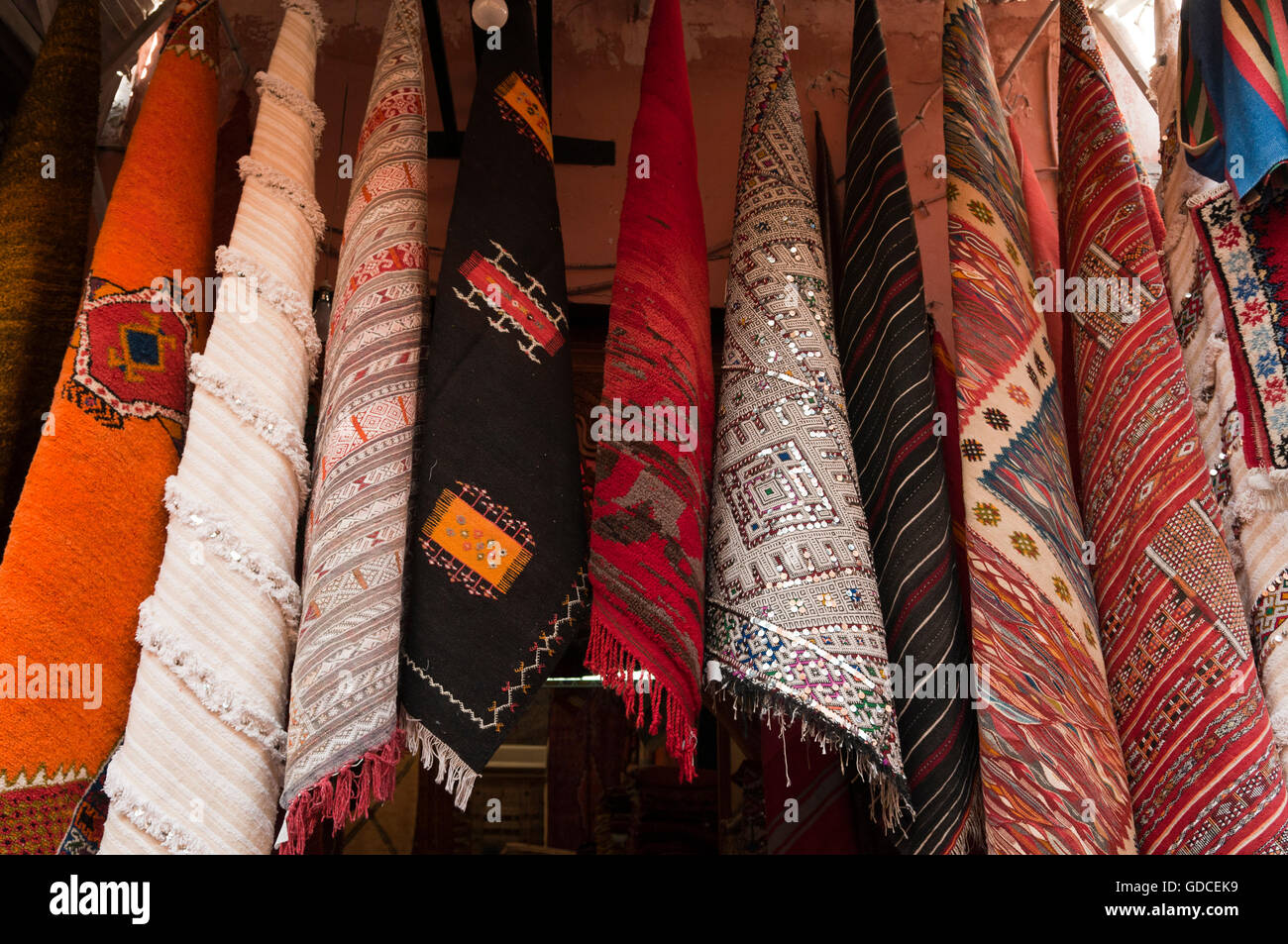 Souk tapis maroc Banque de photographies et d’images à haute résolution ...