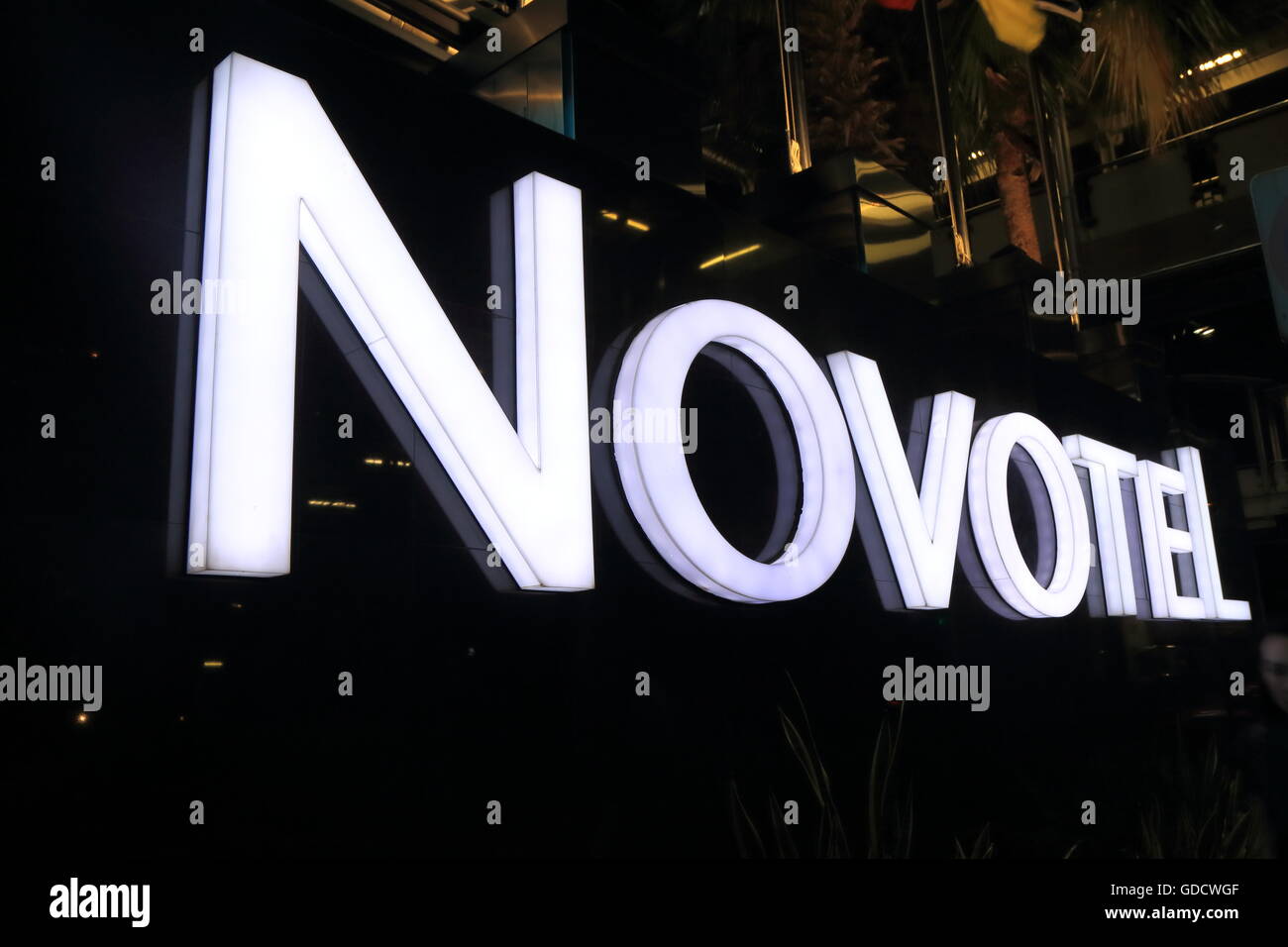 Novotel logo Banque de photographies et d’images à haute résolution - Alamy