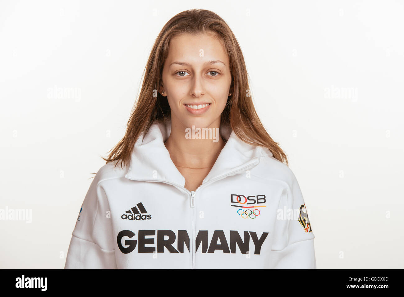 Daniela Potapova pose à un photocall lors des préparatifs pour les Jeux ...