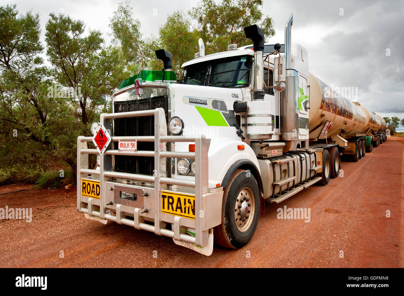 Road train Banque de photographies et d’images à haute résolution - Alamy