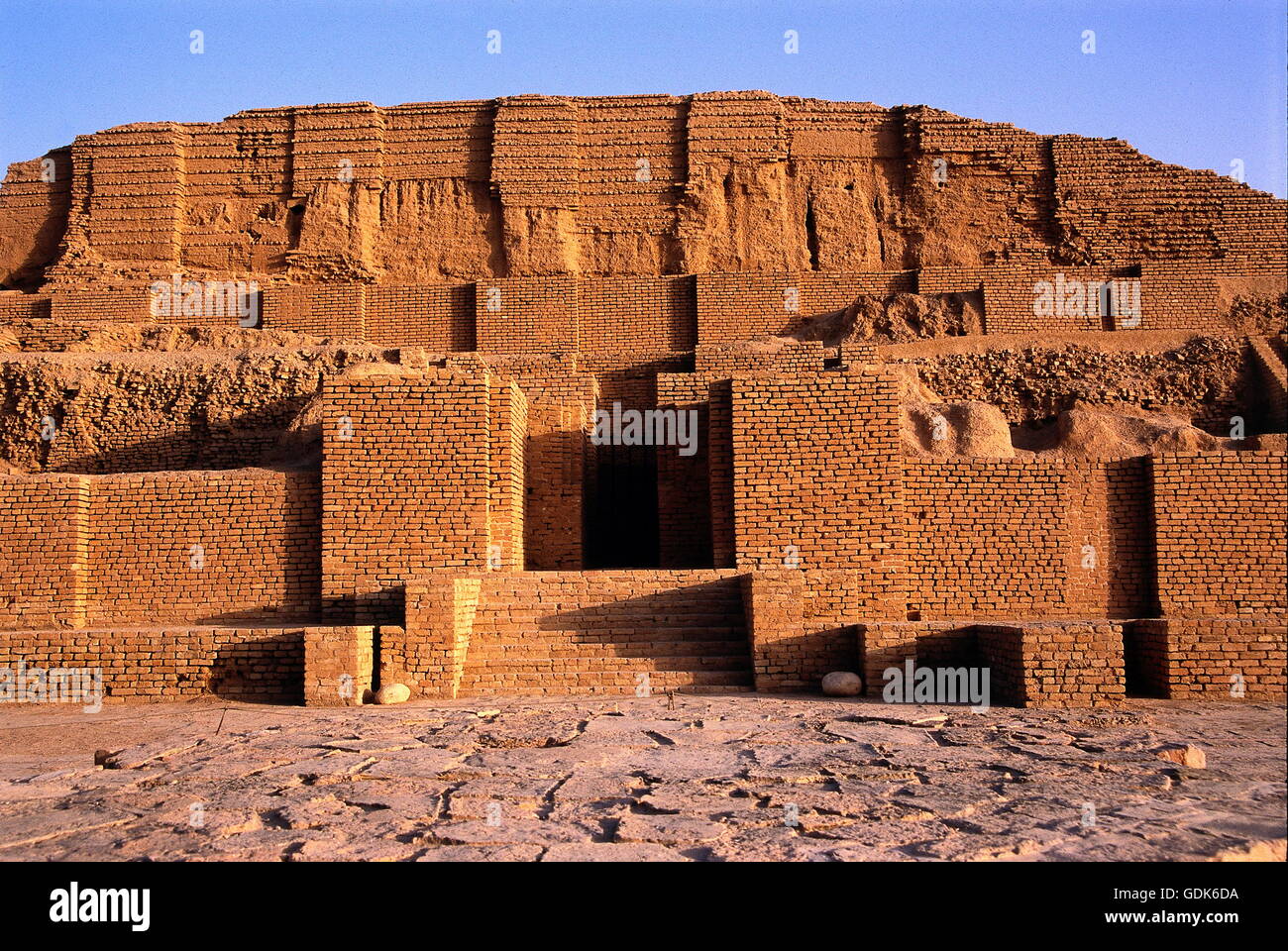 Géographie / billet, l'Iran, Chogha Zanbil ziggurat, du roi Untash ...