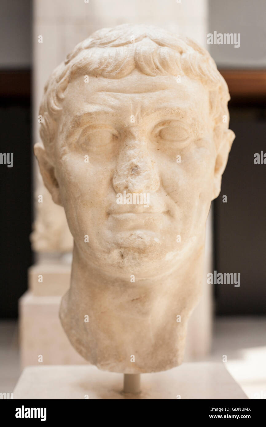 Statue Of Antonius Photos & Statue Of Antonius Images - Alamy