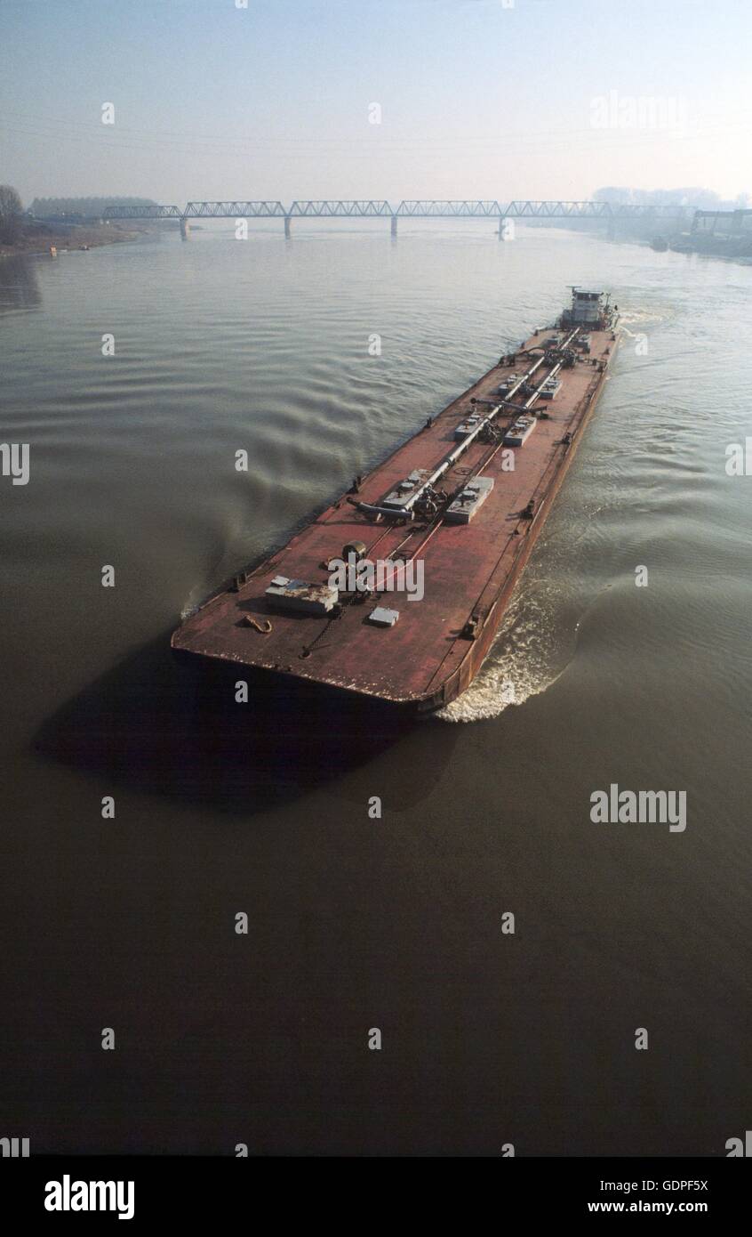 Pousseur barge Banque de photographies et d’images à haute résolution ...