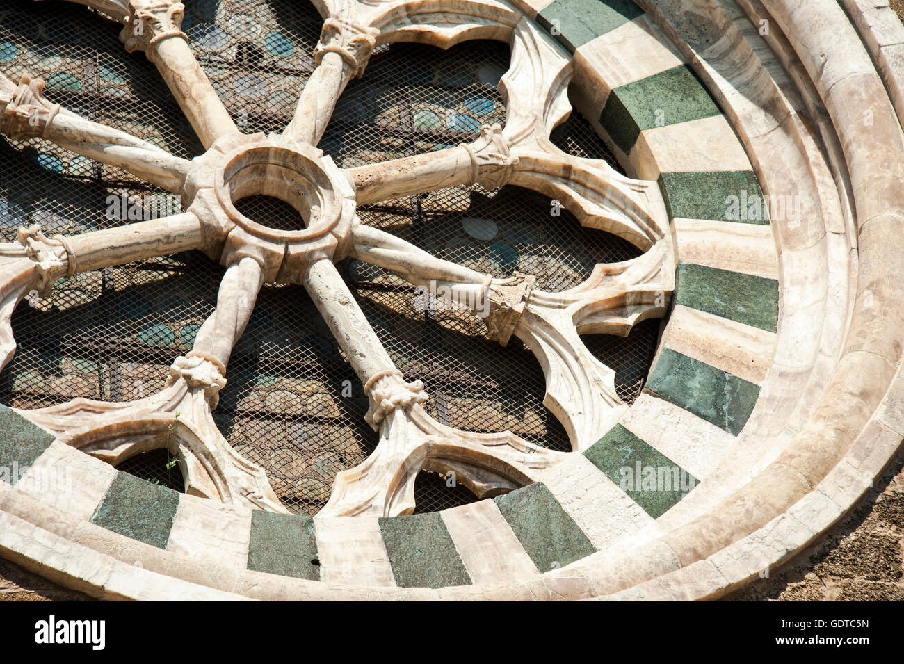 Rosace window Banque de photographies et d’images à haute résolution ...