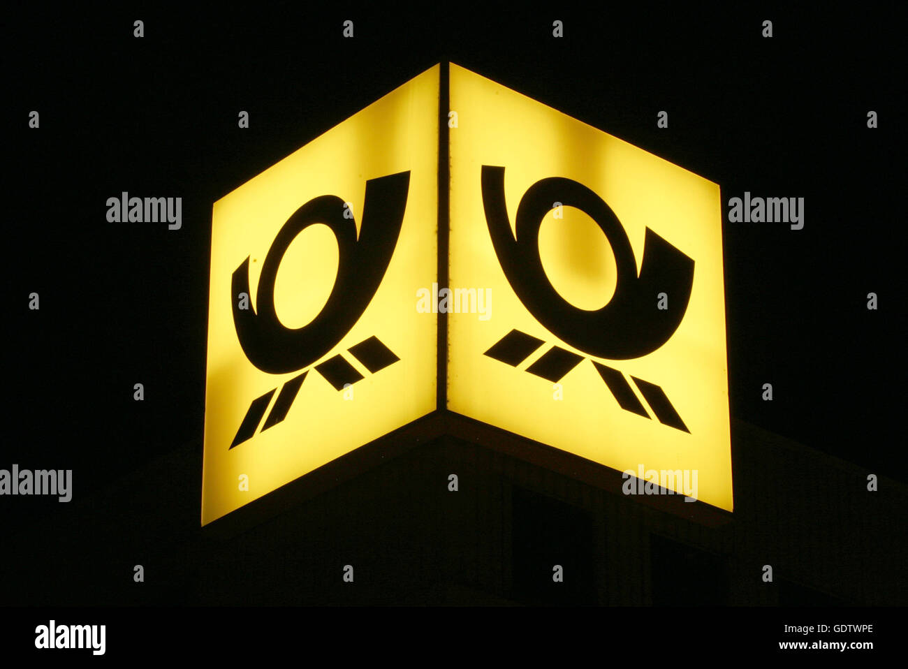 Deutsche post logo Banque de photographies et d’images à haute ...