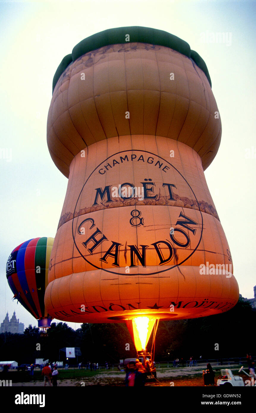 Le bouchon de champagne Moët & Chandon forme spéciale hot air balloon ...