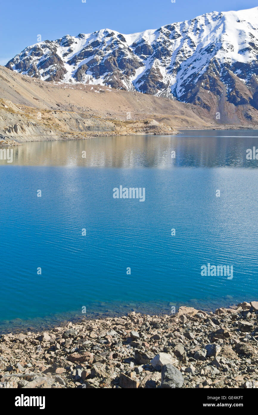 Cajon del maipo embalse el yeso Banque de photographies et d’images à ...