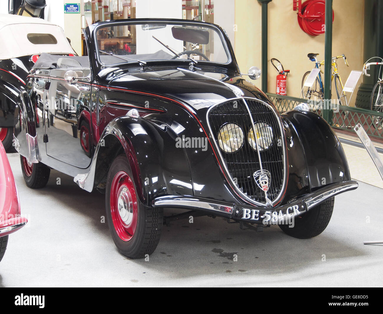 Peugeot 202 Banque de photographies et d’images à haute résolution - Alamy