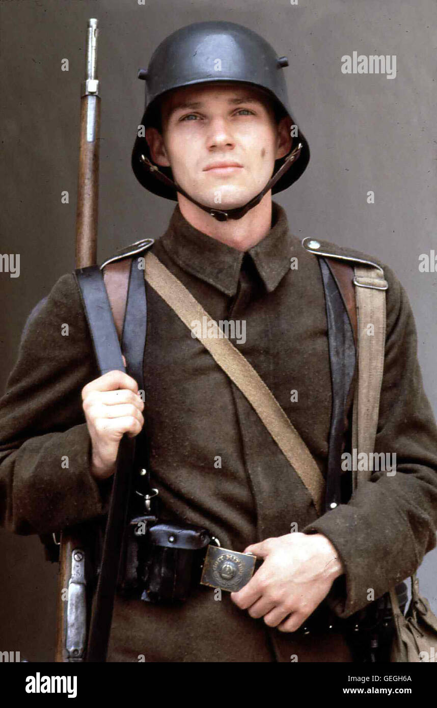 Richard Thomas Paul Baeumler (Richard Thomas) sich dem Militaerdienst ...