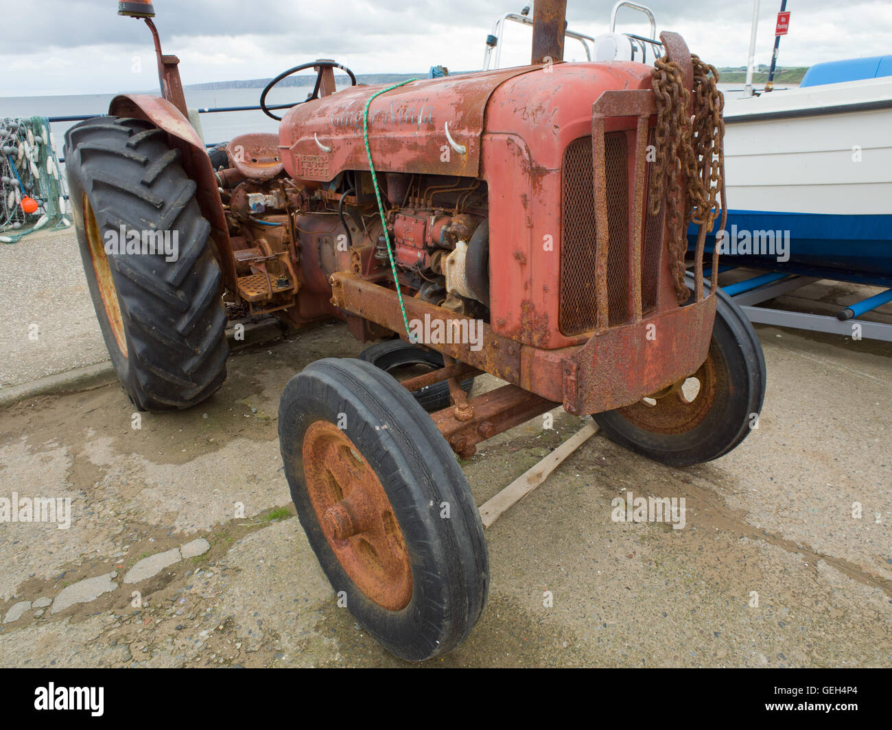 Old classic fordson major tractor Banque de photographies et d’images à ...