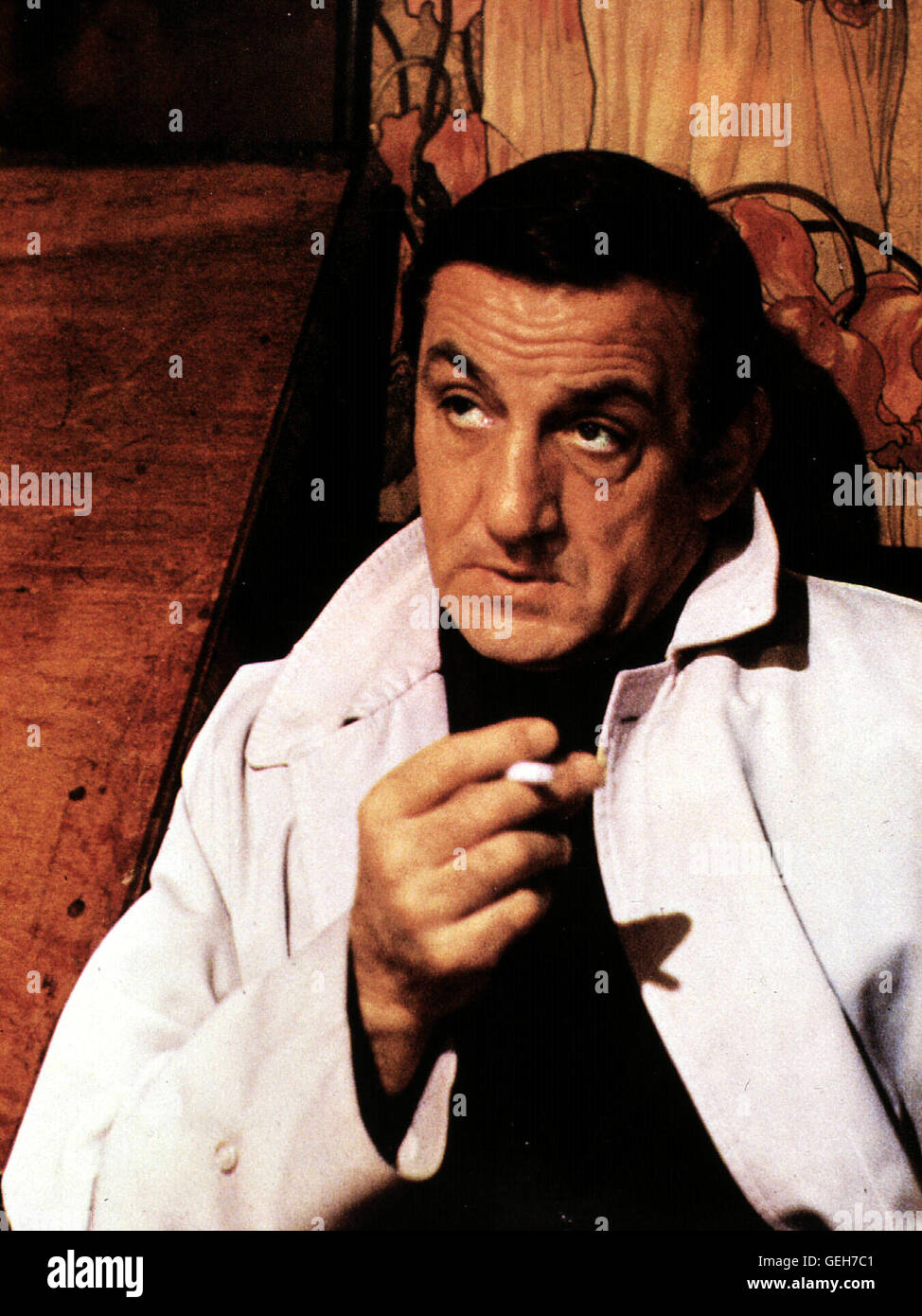 LINO VENTURA, 1973 Waehrend der Vorbereitungen für den Coup, verliebt sich Simon (Lino Ventura ...