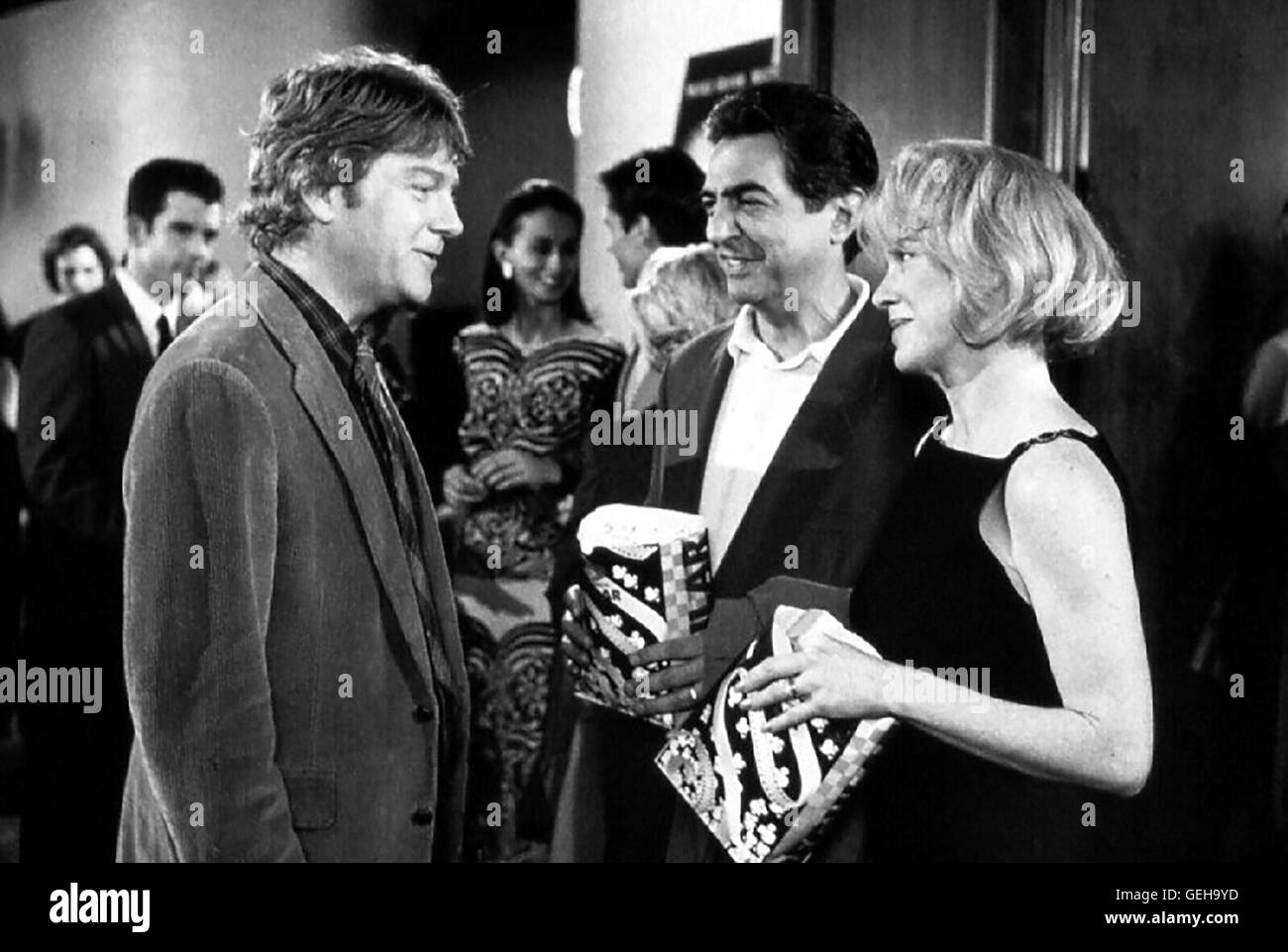 Lee Simon (Kenneth Branagh), Tony Gardella (Joe Mantegna,m), Robin ...