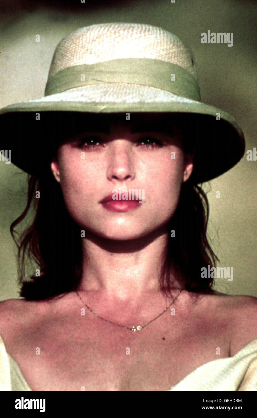 Giulia Boschi Aimee (Giulia Boschi) lebt mit ihrem Mann und ihrer Tochter der gi Kamerun 50er ...