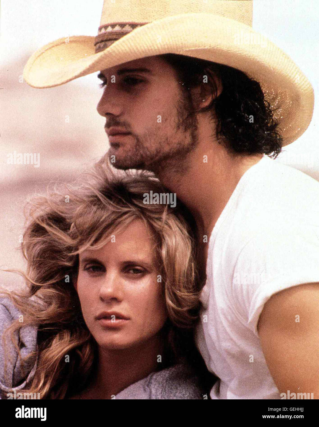 Lori Singer, Adrian Pasdar Die attraktive Annie (Lori Singer) schliesst ...