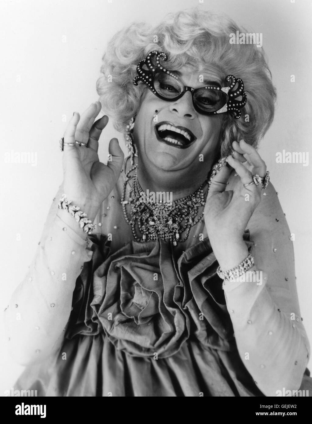 Dame edna Banque de photographies et d’images à haute résolution - Alamy
