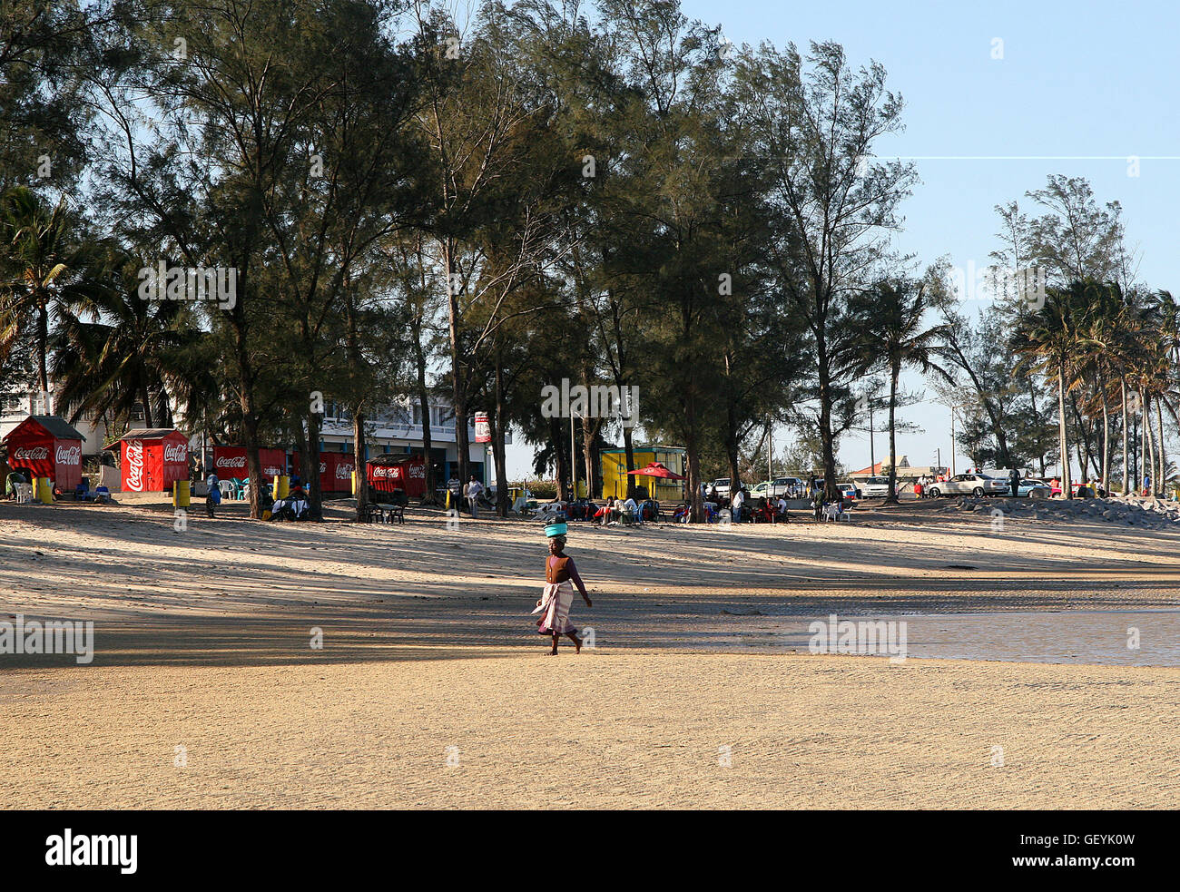Maputo mozambique woman beach Banque de photographies et d’images à ...