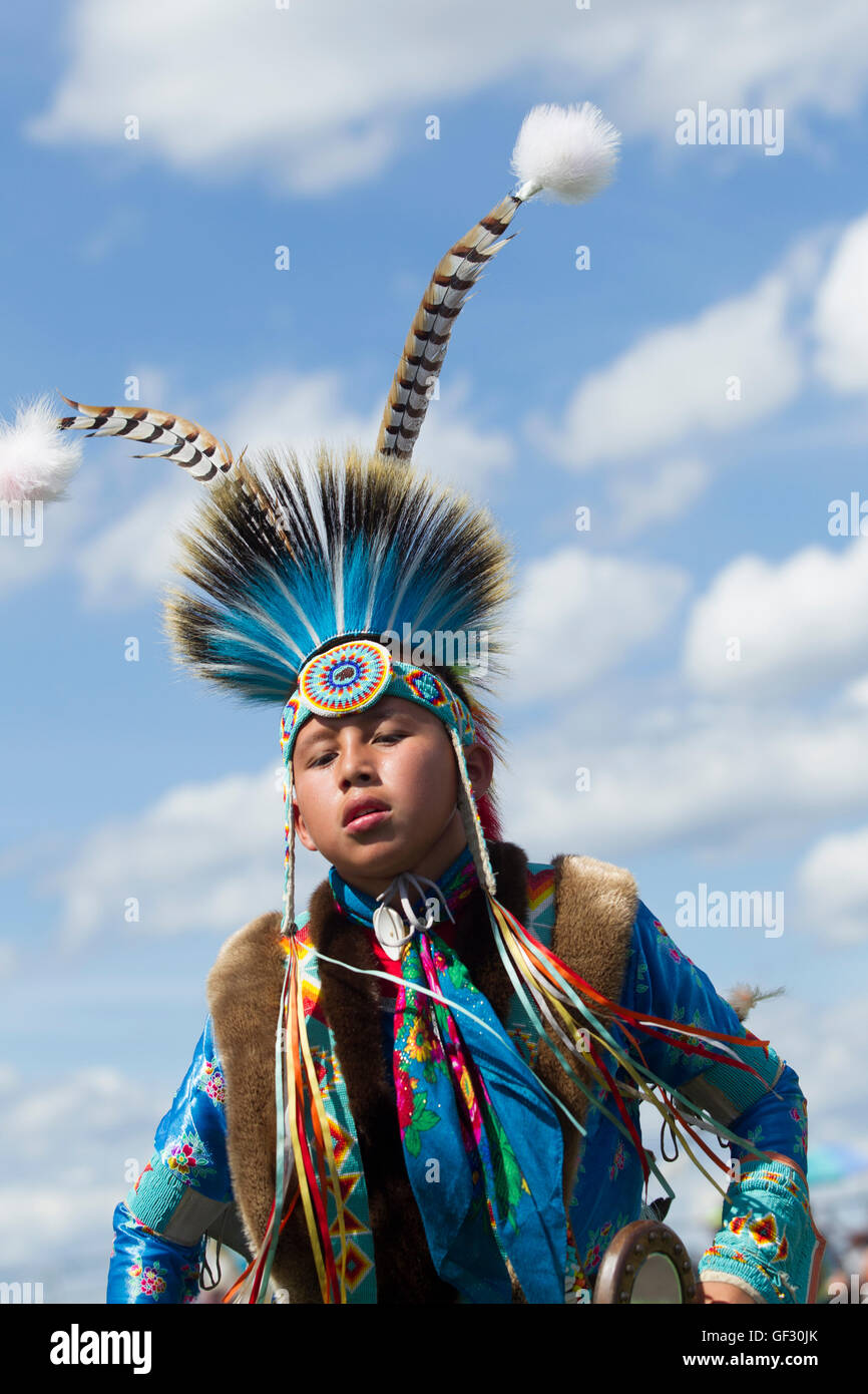 Traditional native american youth Banque de photographies et d’images à ...